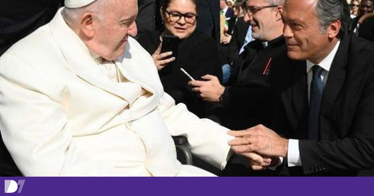 Pedro Calado cumprimenta Papa Francisco — D7