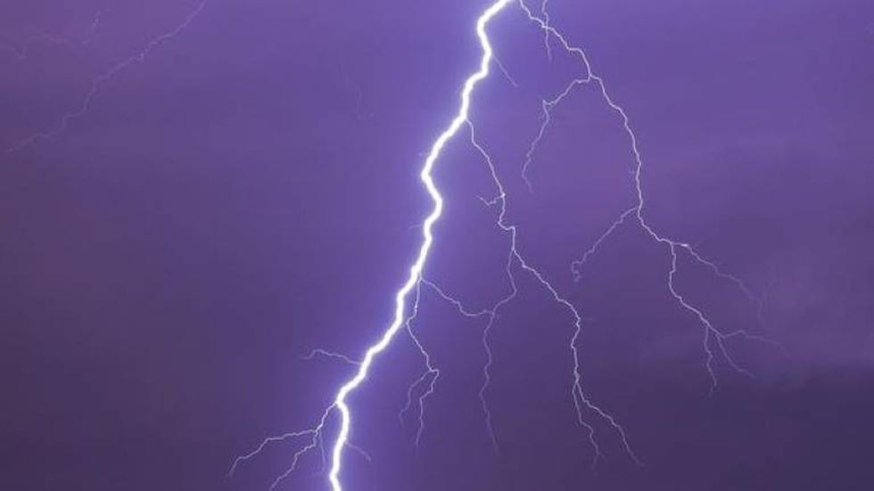 Maior relâmpago do mundo registado no Brasil, com 709 quilómetros de ...