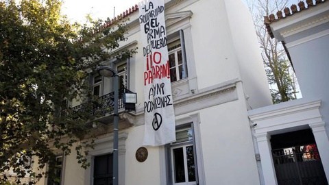 Grupo anarquista invade embaixada espanhola na Grécia — DNOTICIAS.PT