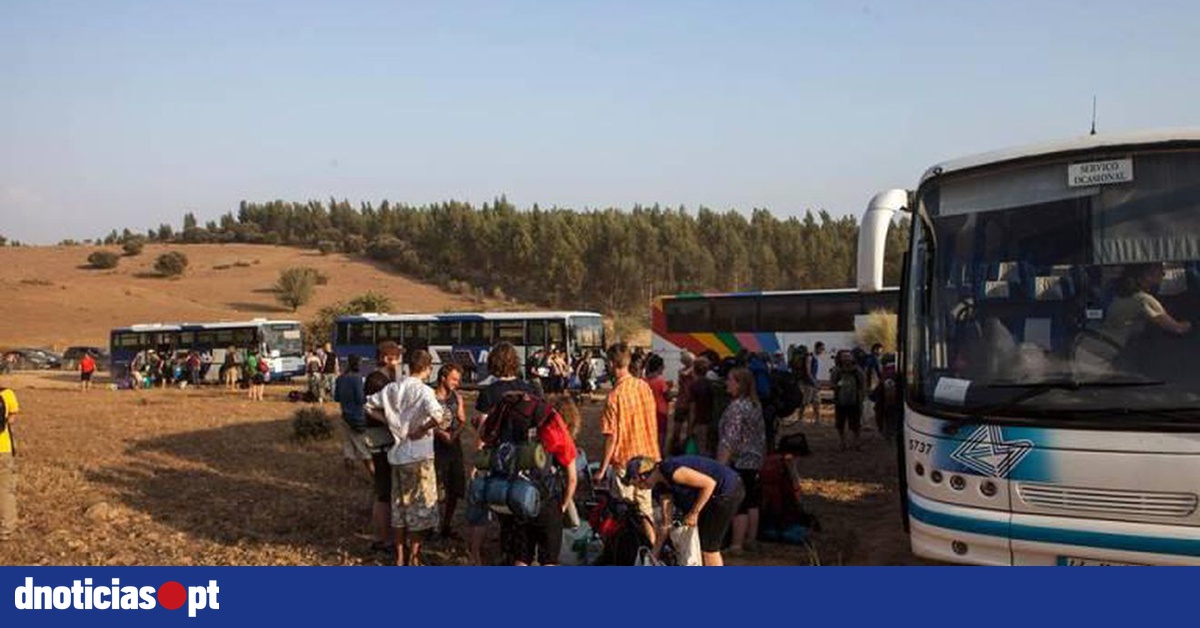 Um terço dos participantes no Boom Festival utilizou autocarro para se ...