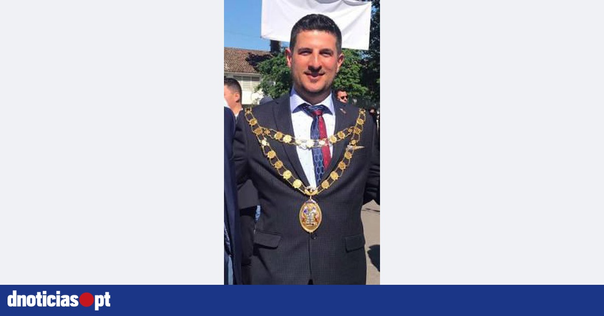 Mayor de Crawley chega amanhã à Região — DNOTICIAS.PT