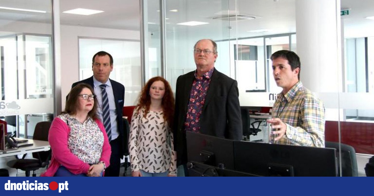 Mayor Simon Crowcroft elogia nível tecnológico da ACIN — DNOTICIAS.PT