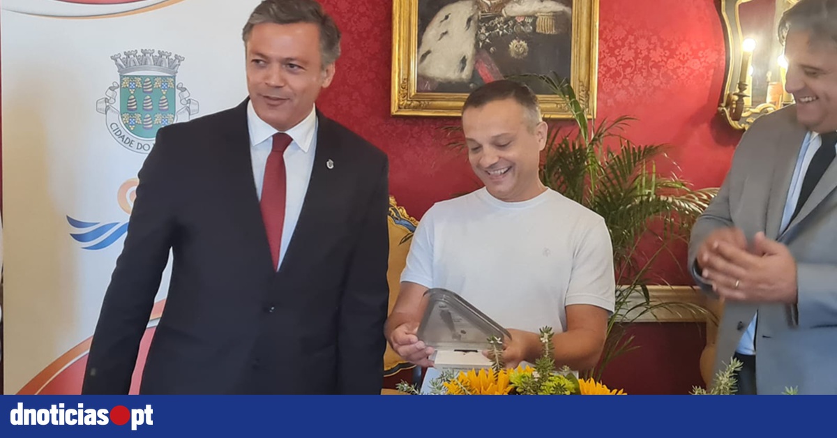 CMF distingue munícipe por reportar mais ocorrências no ‘Funchal Alerta ...