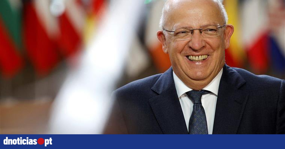 Augusto Santos Silva enaltece "projecção internacional" do futebol ...