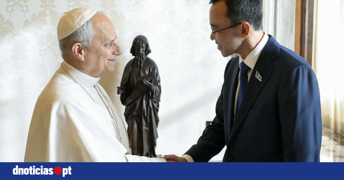 Papa pede a 'secretas' que não persigam políticos e jornalistas ou ...