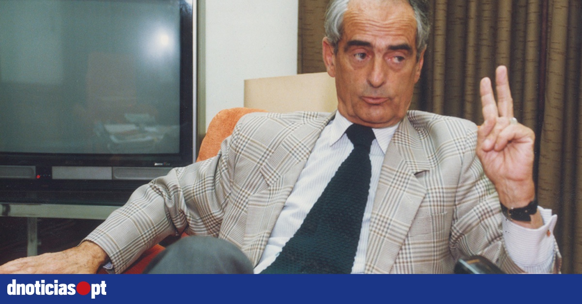 Morreu o general Carlos de Azeredo — DNOTICIAS.PT