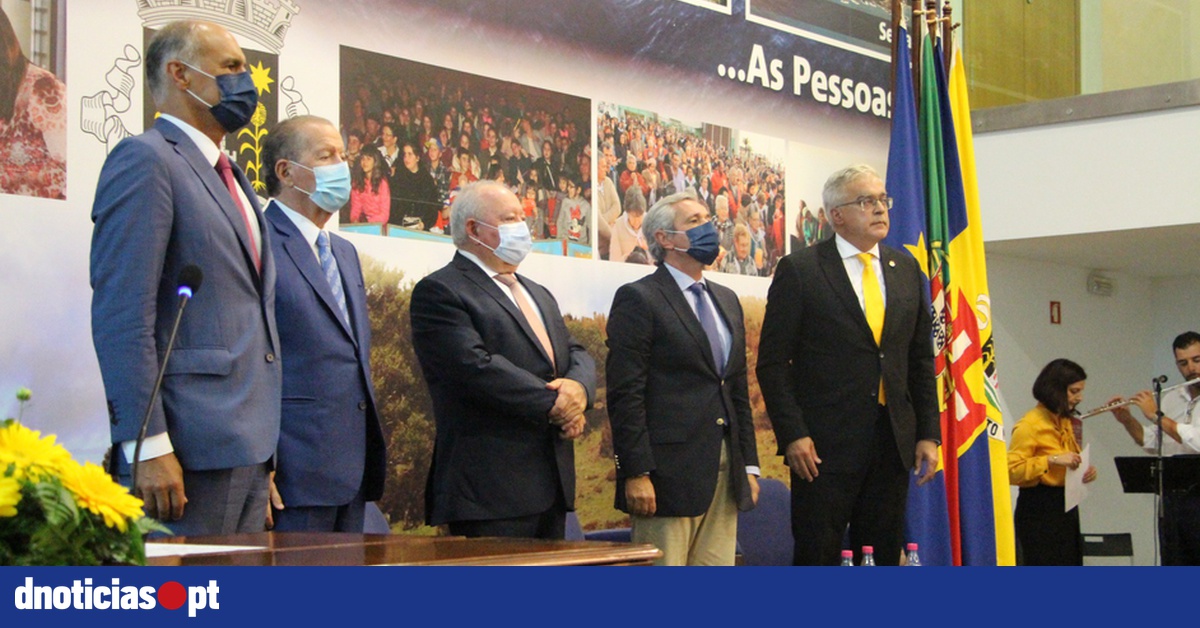 Recados ao Governo Regional dominam posse de Emanuel Câmara no Porto ...