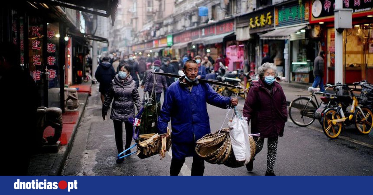 China diz ter partilhado dados e pede à OMS que não politize ...