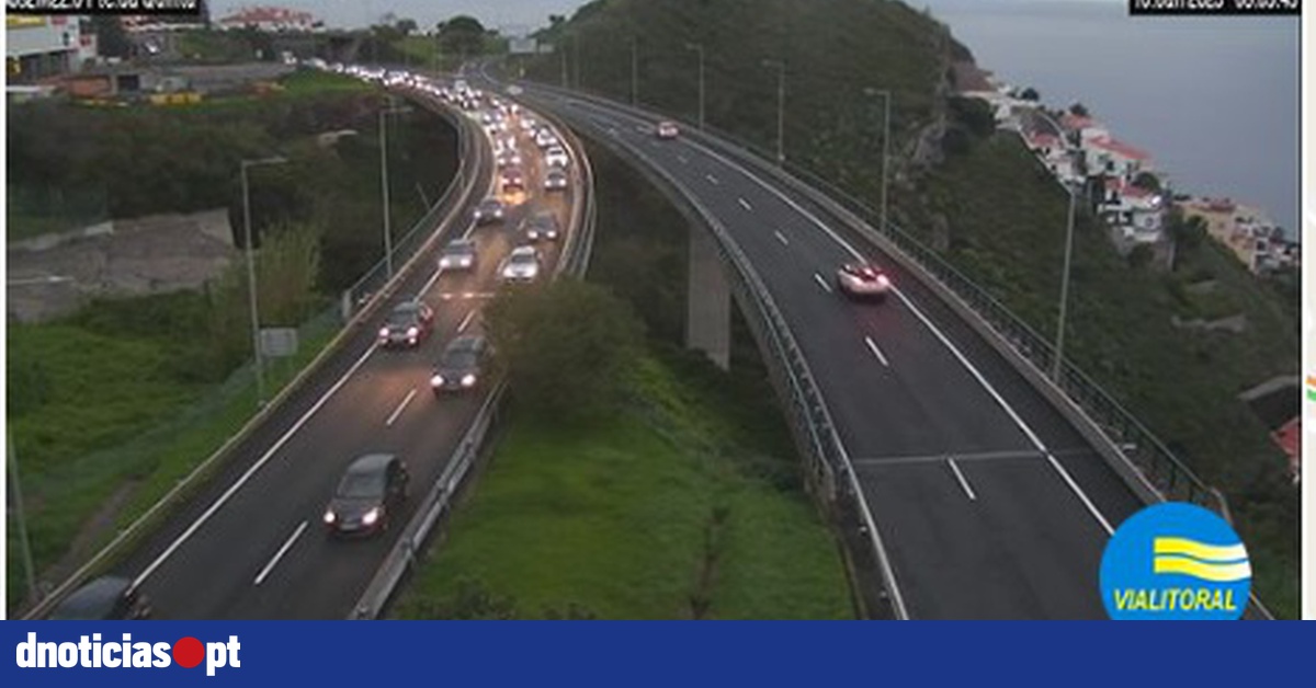 Viatura avariada e habitual 'movimento' matinal provocam ...