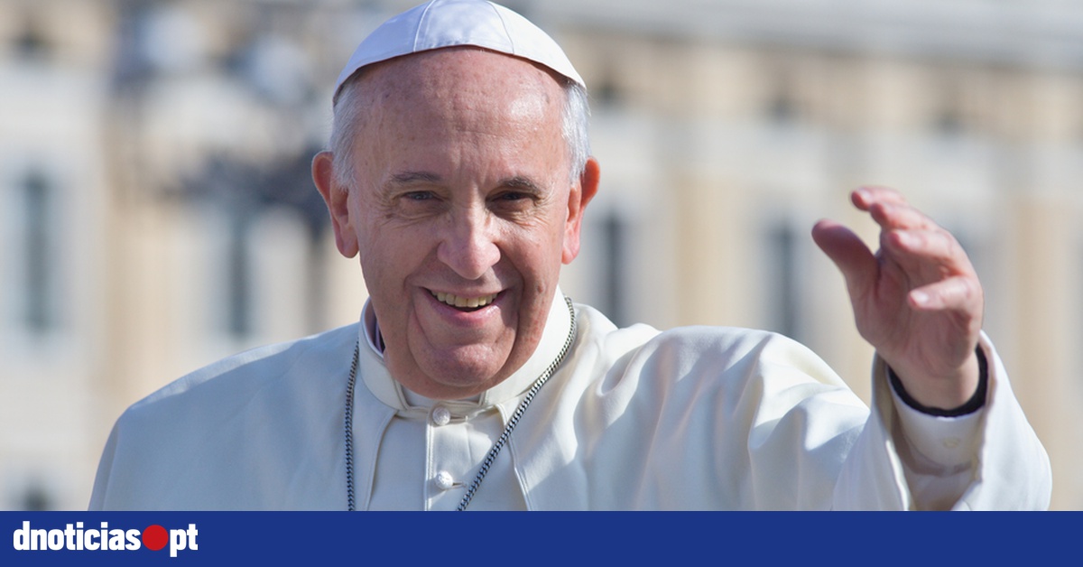 Papa apela aos húngaros para serem "abertos" a todos — DNOTICIAS.PT