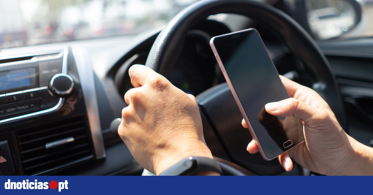 Mais de 300 condutores detectados a usar telemóvel durante a condução ...